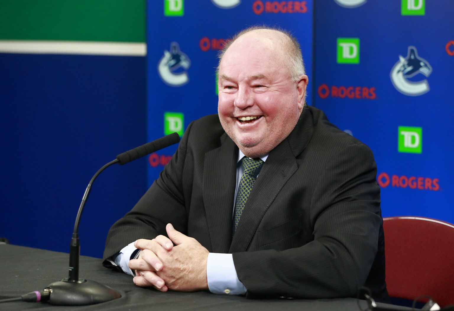 Canucks Treatment of Boudreau This Season Unfair - The Hockey Writers ...