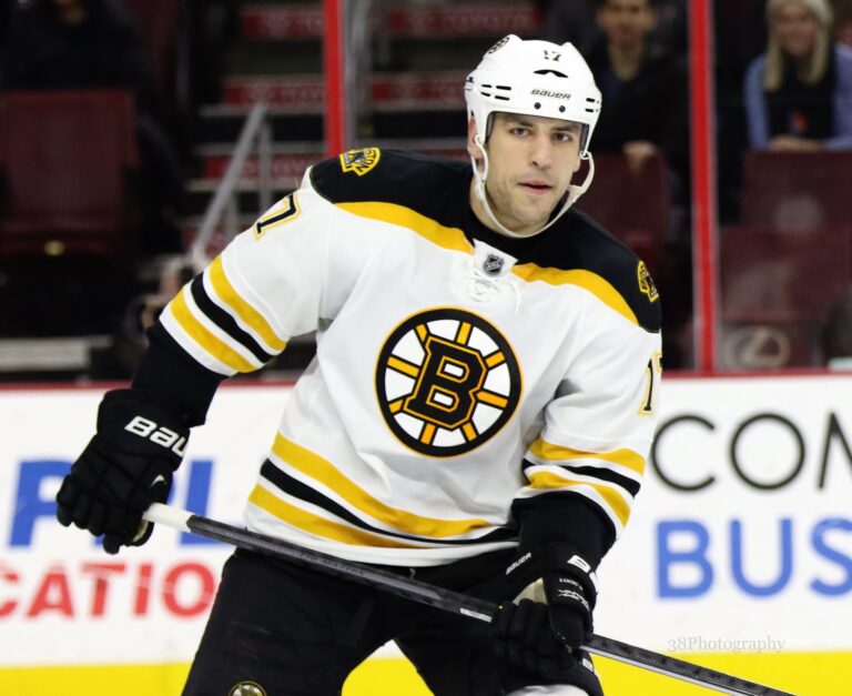 Milan Lucic: Bio, Stats, News & More - The Hockey Writers