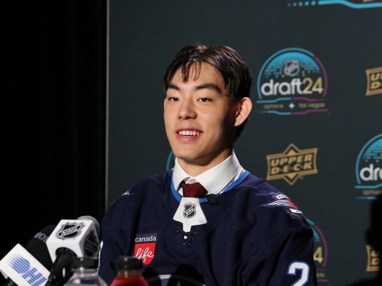 7 Cool Things About China-Born Winnipeg Jets Prospect Kevin He - The ...
