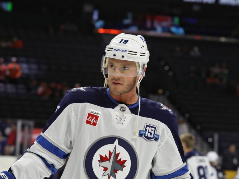 Winnipeg Jets' Jonathan Toews Nominated for 2026 Bill Masterton Trophy ...